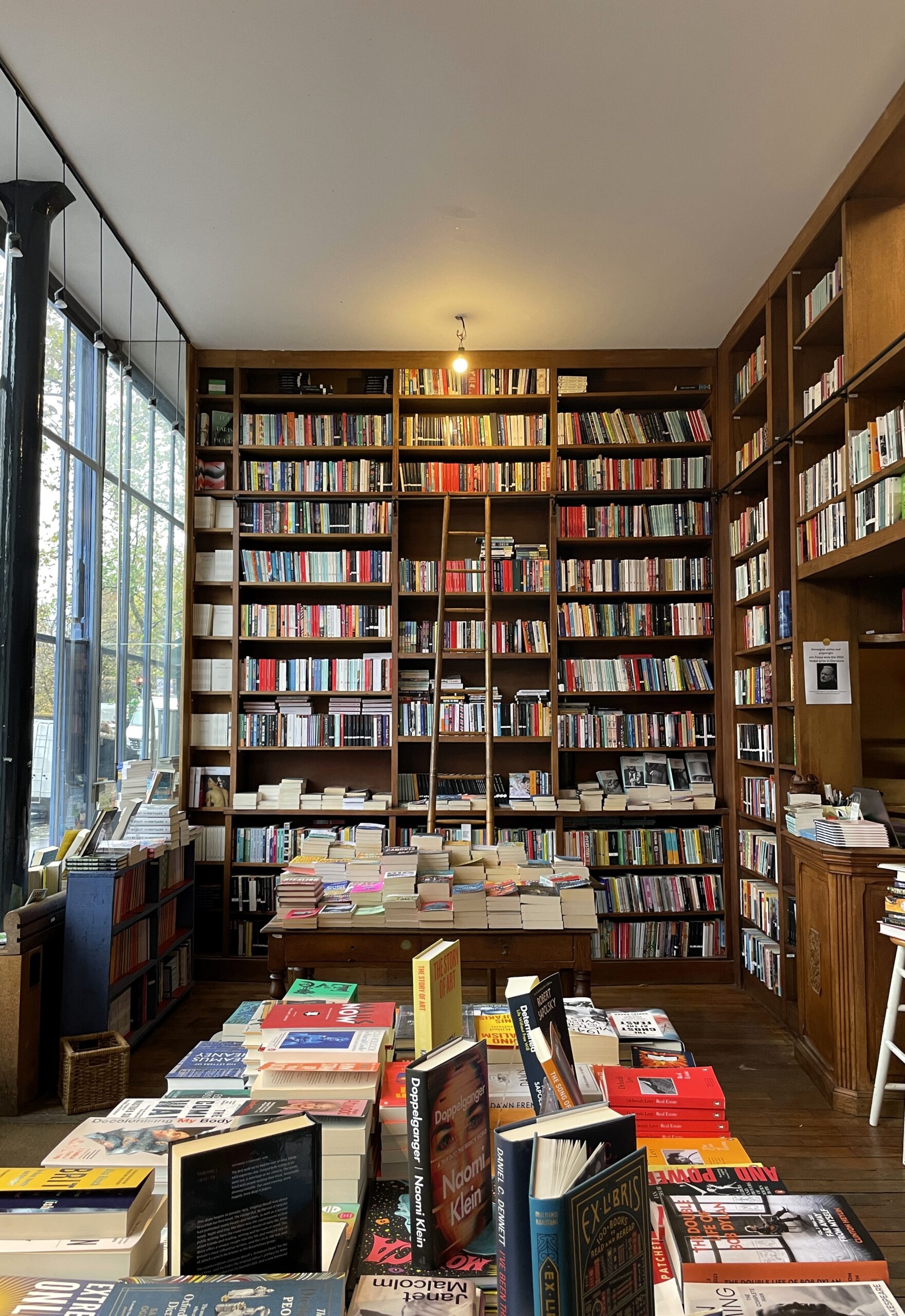 My 3 favourite English bookstores in Paris