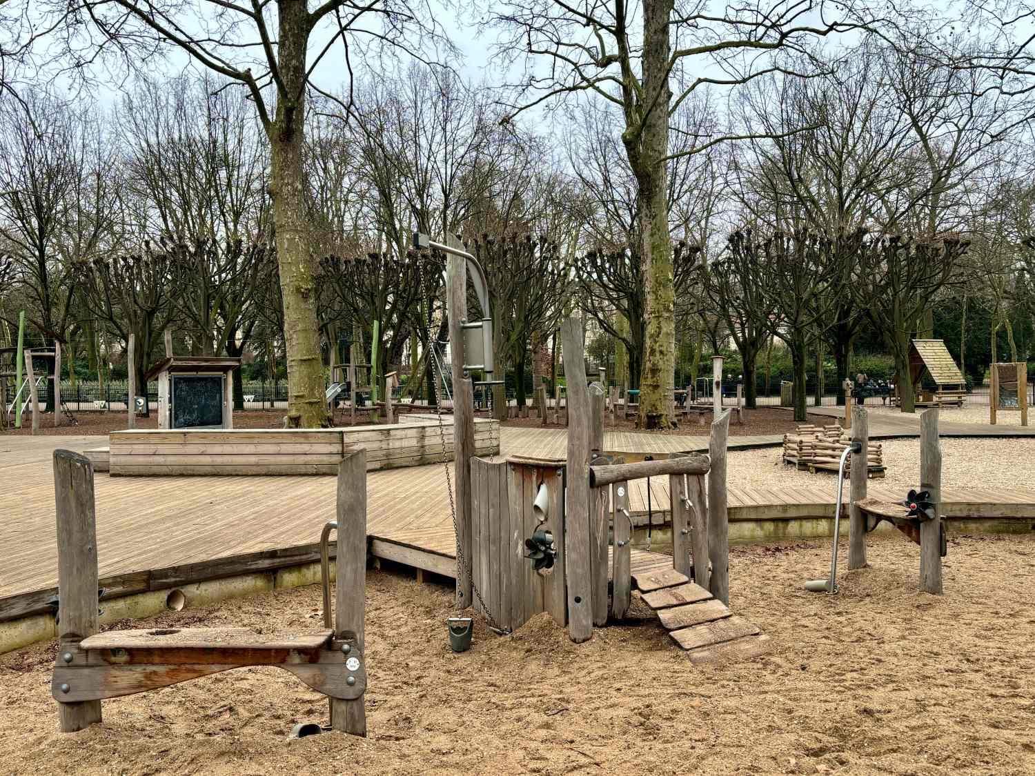 Where are the best playgrounds in Paris?